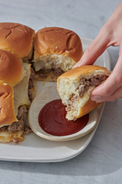 Easy Cheeseburger Sliders - Weelicious