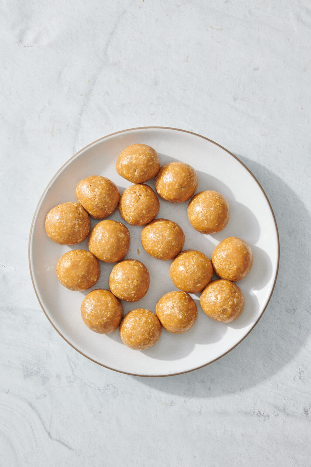 Healthy No-Bake Reindeer Bites - Weelicious